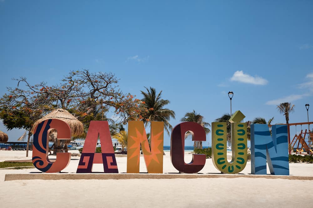 When and How Much to Tip in Cancun | Tipping in Cancun