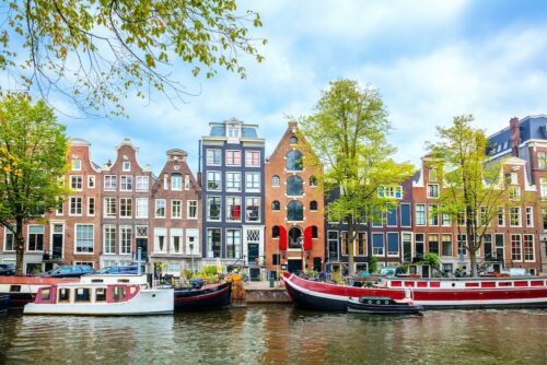 Amsterdam Travel Guide: Canals, Cycling, and Must-See Spots