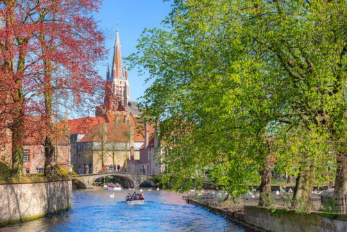 Bruges Travel Guide: Canals, Cobblestones, and Timeless Beauty