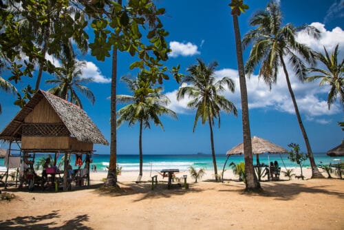 Palawan Travel Guide: Stunning Landscapes and Hidden Lagoons