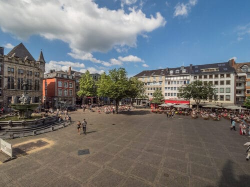 Aachen Travel Guide: Thermal Springs and Historic Treasures