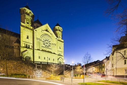 Aachen Travel Guide: Thermal Springs and Historic Treasures