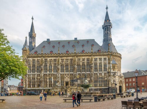 Aachen Travel Guide: Thermal Springs and Historic Treasures