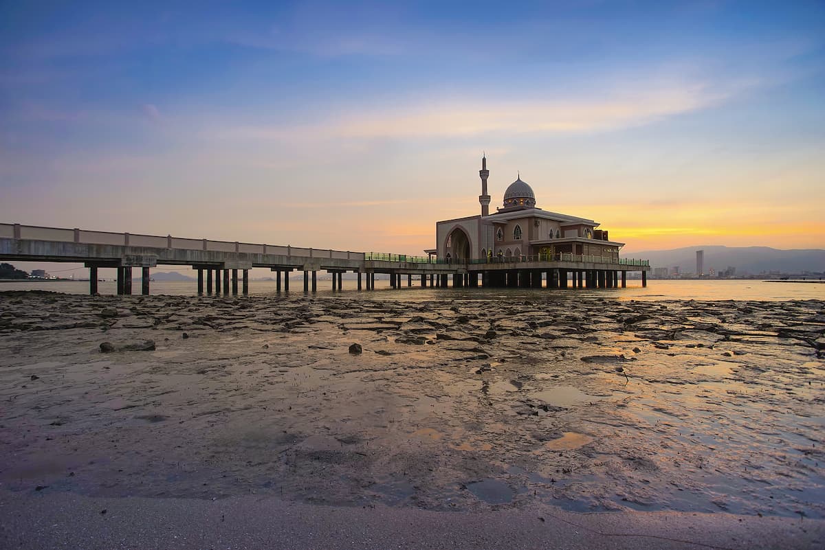 Penang Travel Guide: Heritage, Food, and Island Adventures