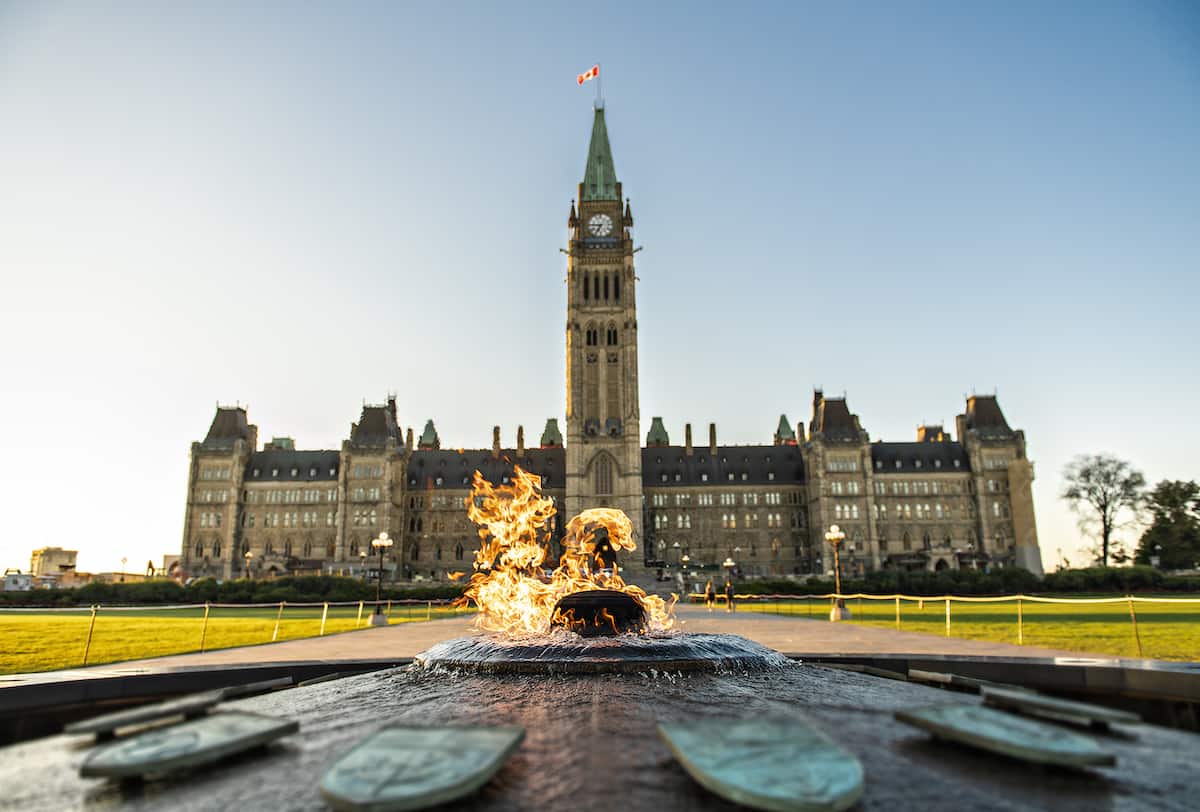 Ottawa Travel Guide: Landmarks and Waterfront Highlights