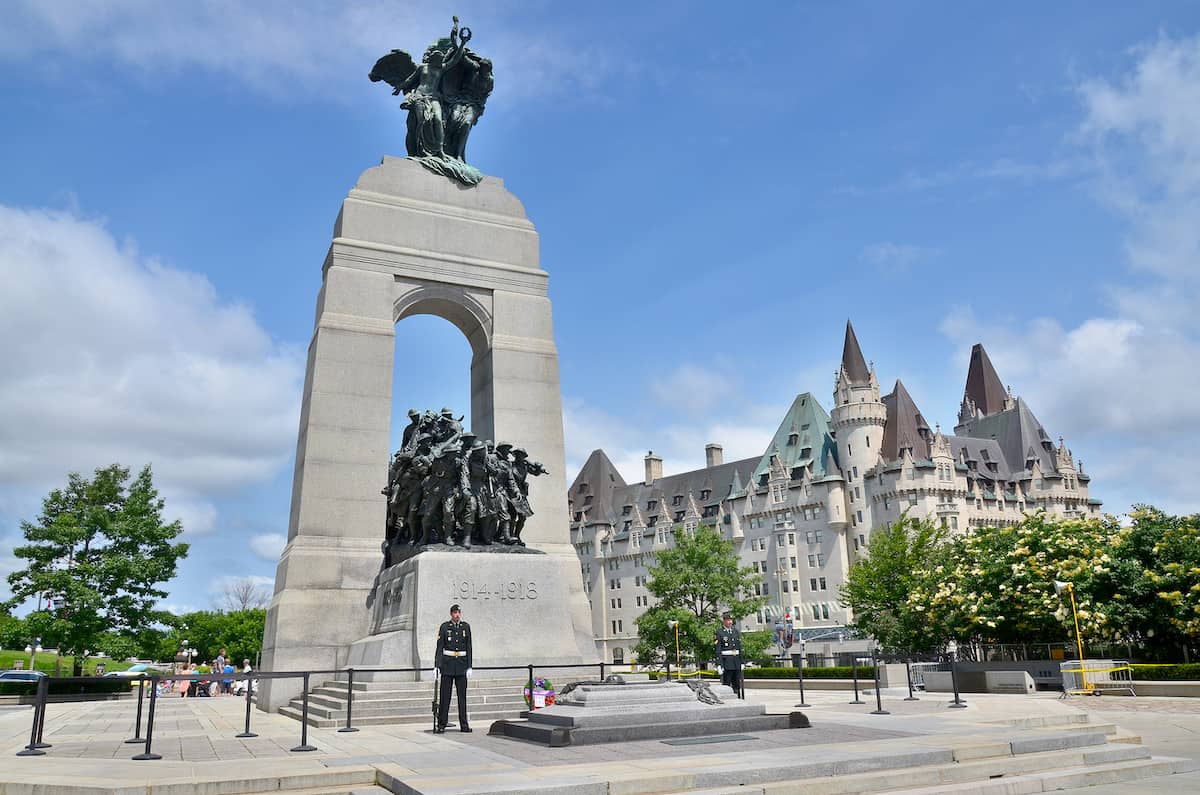 Ottawa Travel Guide: Landmarks and Waterfront Highlights