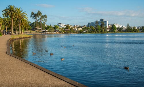 Hamilton Travel Guide: Gardens, River Walks, and Local Highlights