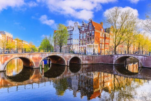 Amsterdam Travel Guide: Canals, Cycling, and Must-See Spots
