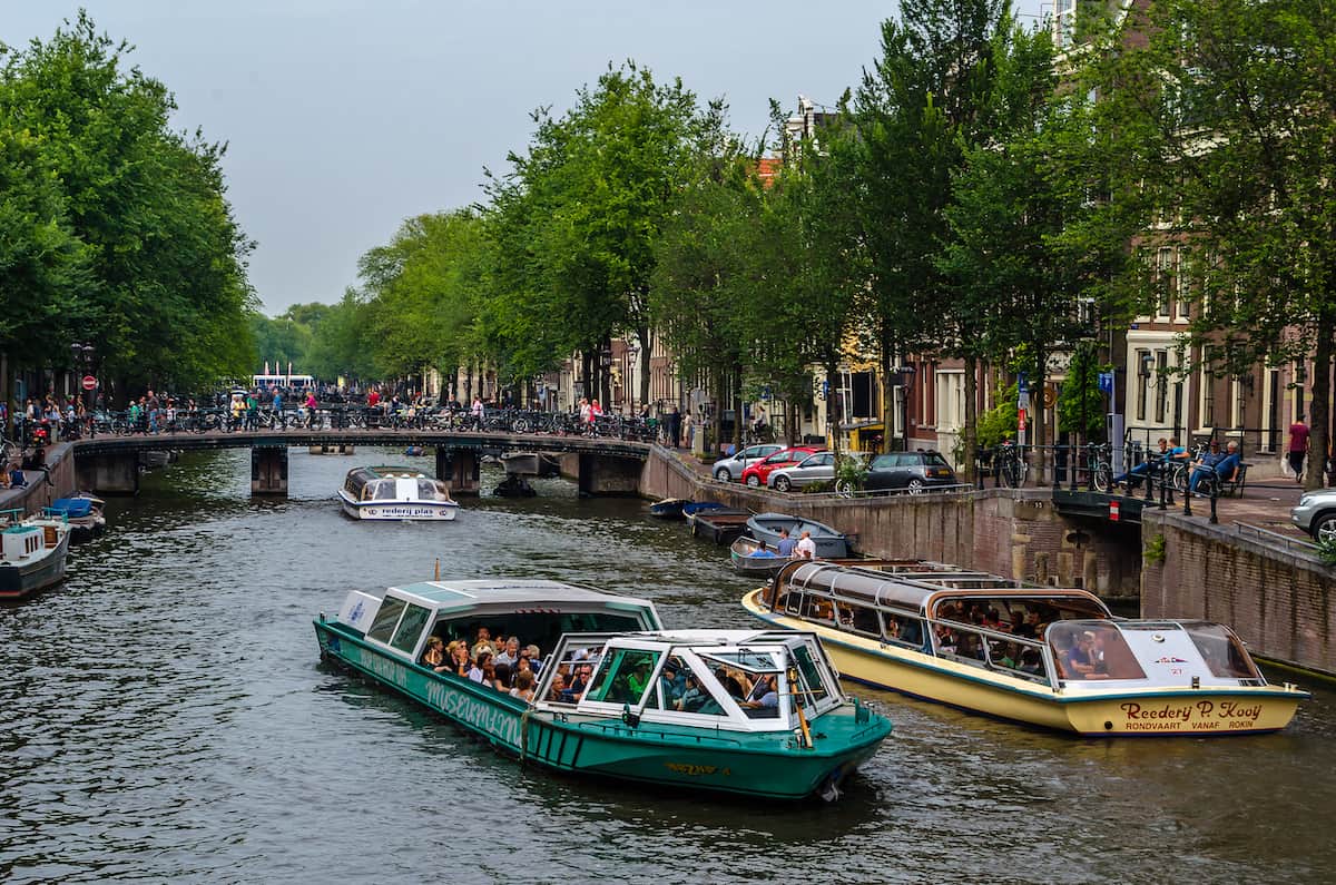 Amsterdam Travel Guide: Canals, Cycling, and Must-See Spots
