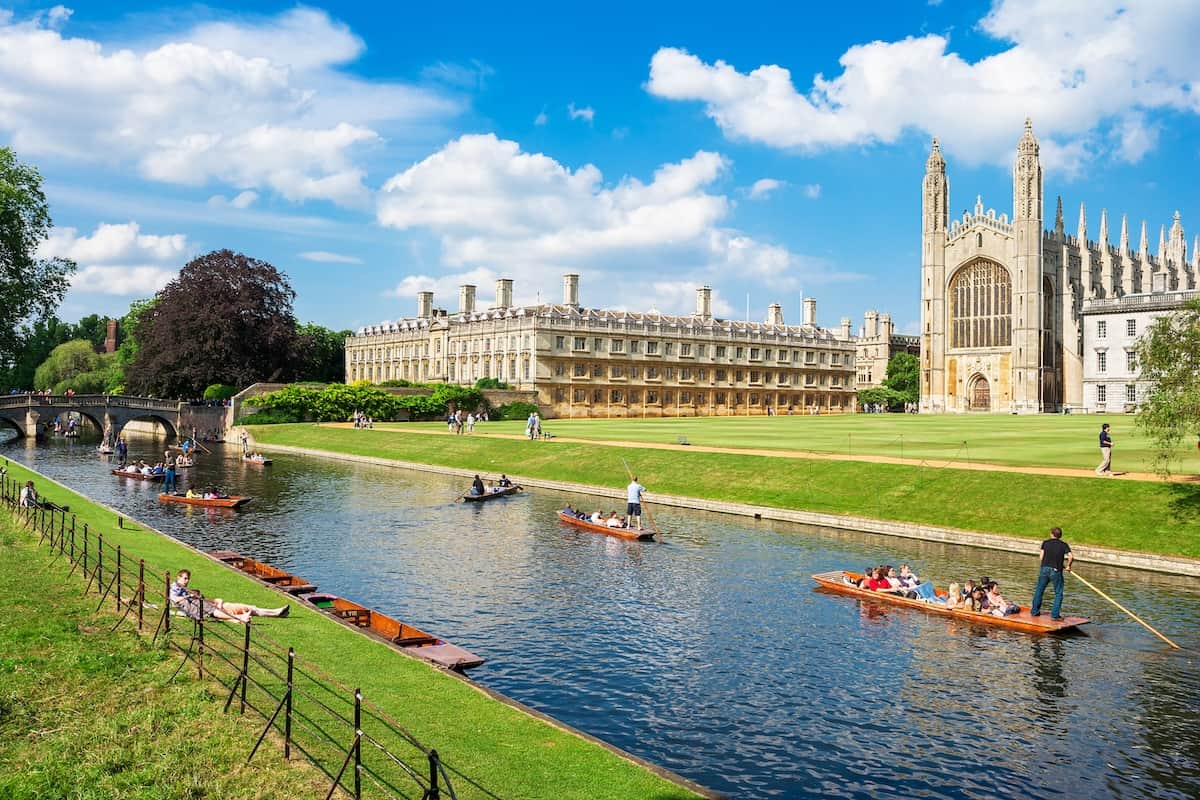 20 TOP Places to Visit in the UK [MUST SEE]
