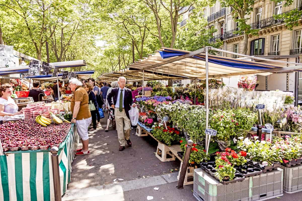 Tipping in Paris Guide | When and How Much to Tip in Paris