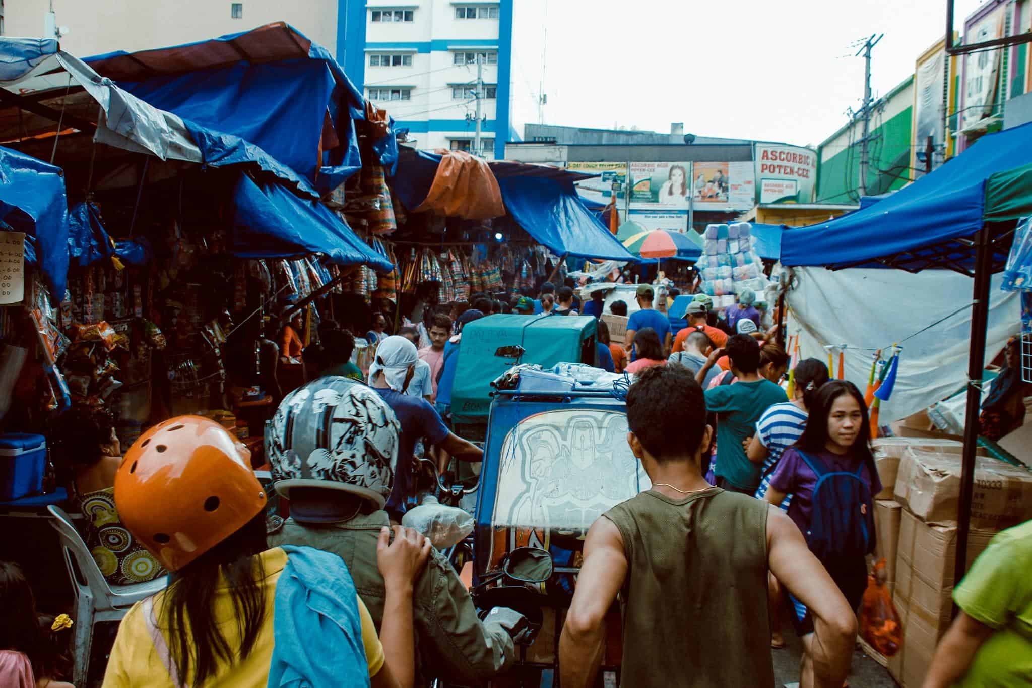 Manila Travel Guide: City Life, History, and Local Experiences