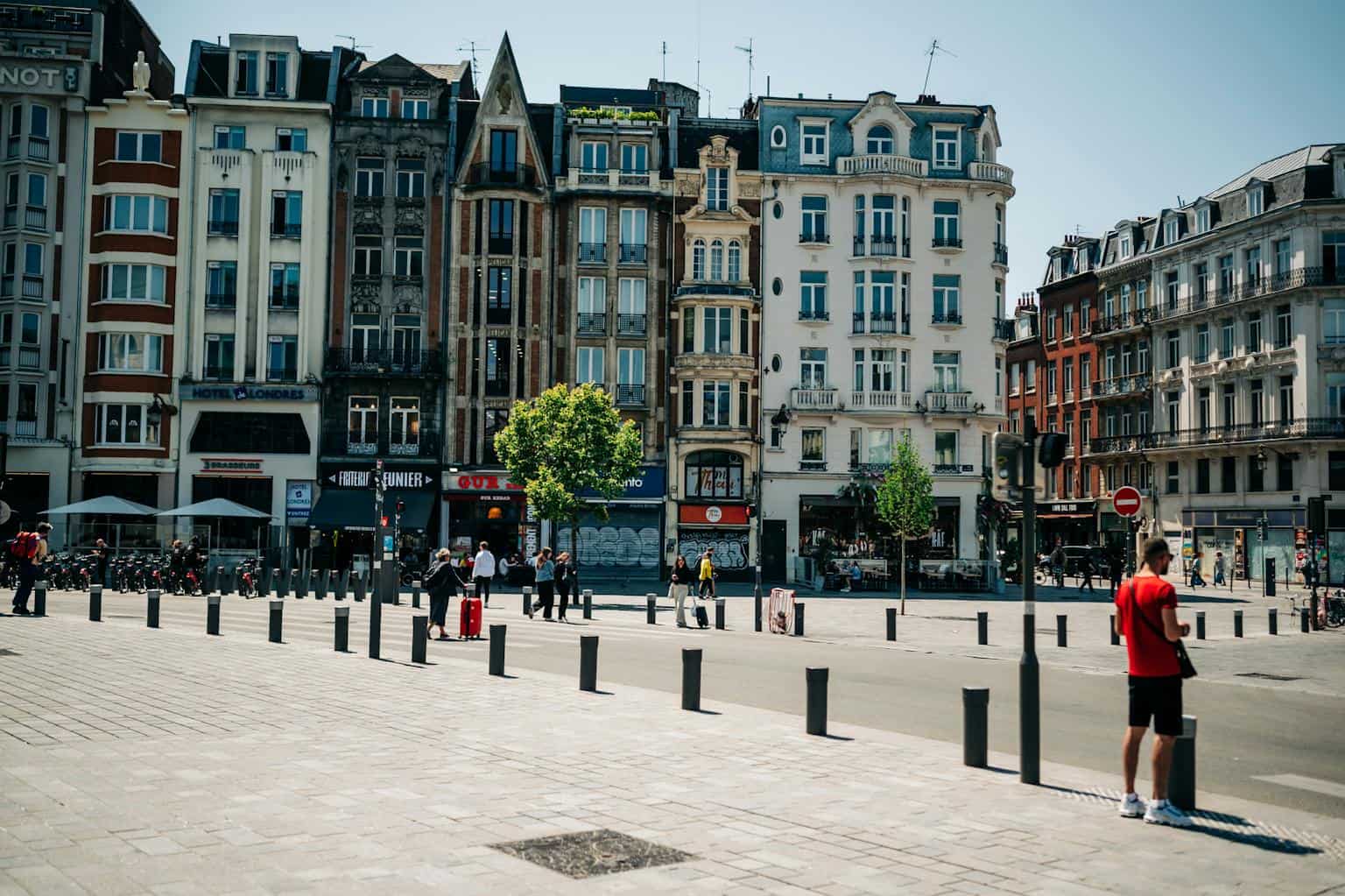 Lille Travel Guide: French-Flemish Flair and Urban Highlights